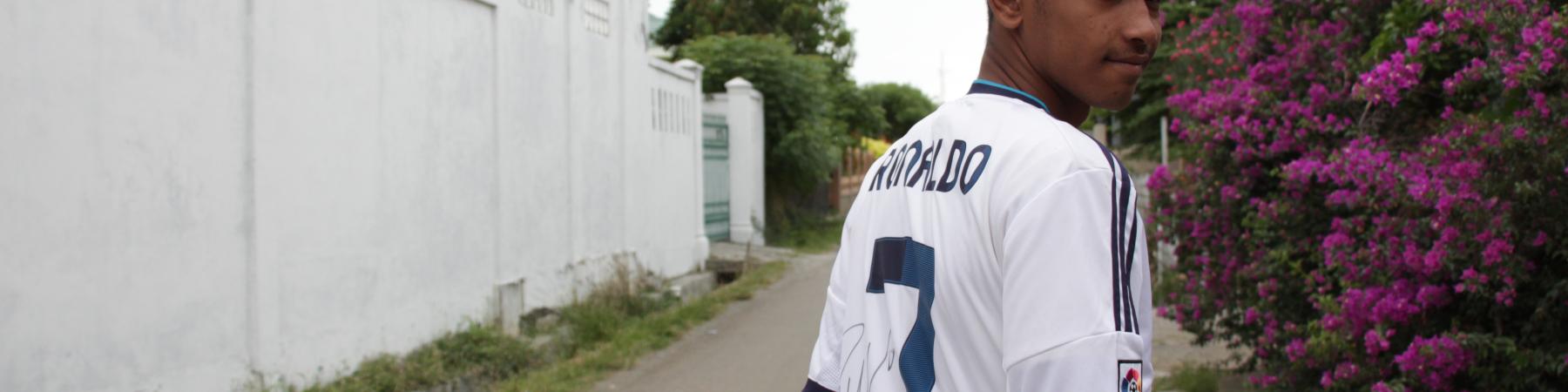 La storia di Martunis sopravvissuto allo tsunami di 10 anni fa | Save ...